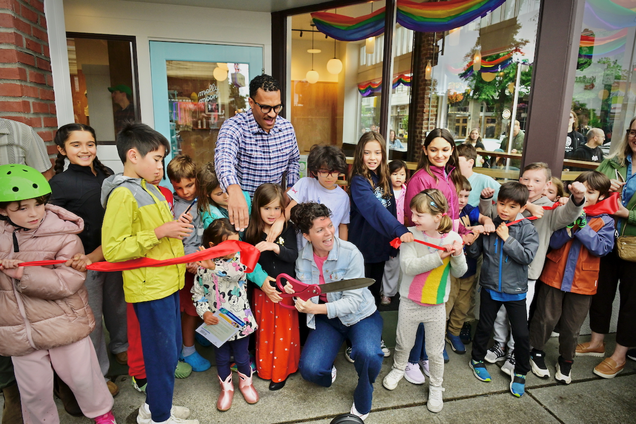 Molly Moon's scoops up new location in West Seattle Junction | Westside ...